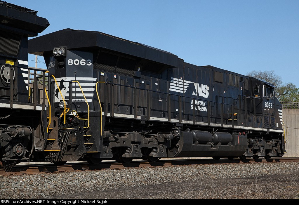 NS 8063